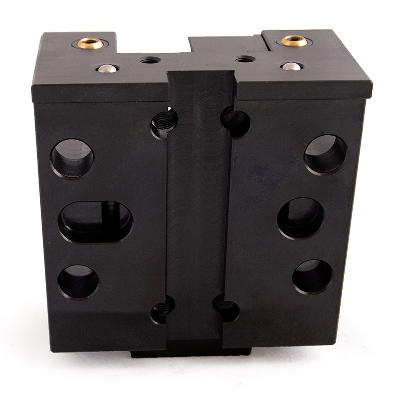 Bolt On face turning toolholder, clamping capacity 25x25mm, bolt grid ...